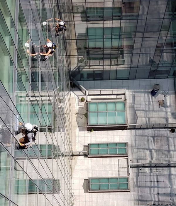 High rise Window Cleaning services: Skyscraper window cleaning in NYC ...