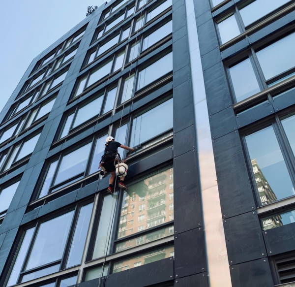 High rise Window Cleaning services: Skyscraper window cleaning in NYC ...