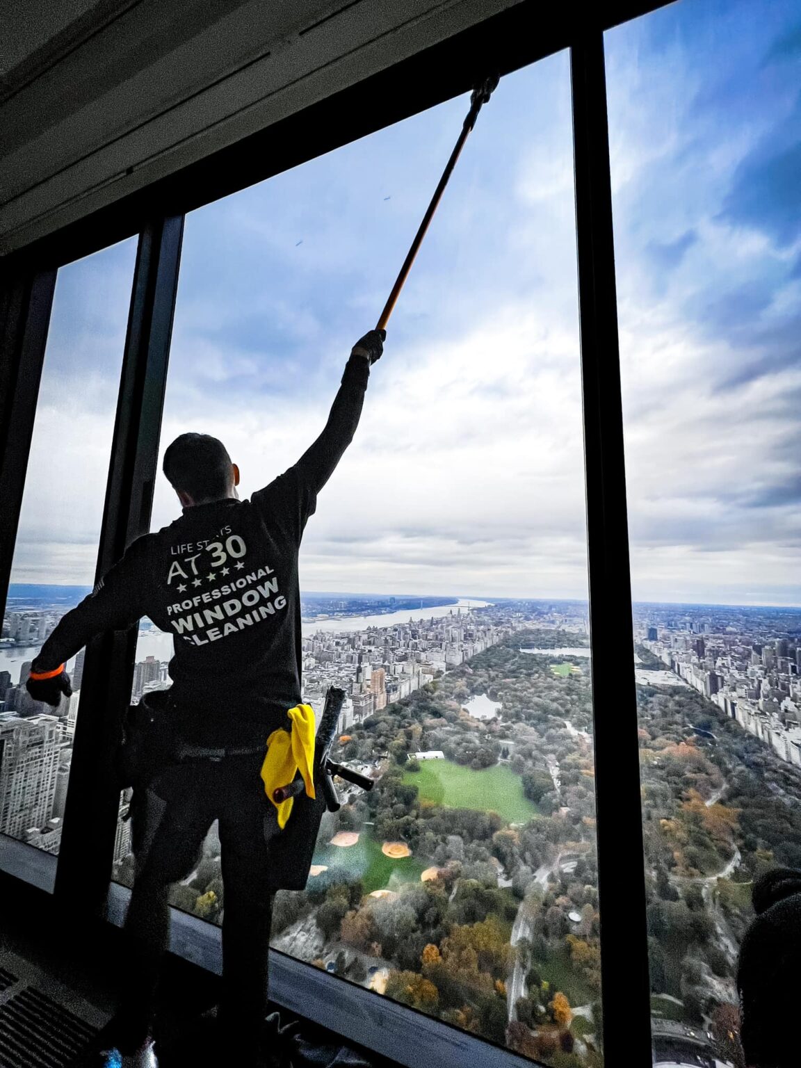 Seasonal Cleaning Tips: Winter Window Cleaning Strategies - Big Apple ...